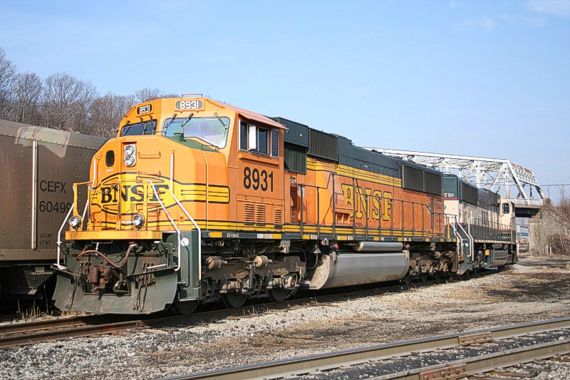 BNSF 8931